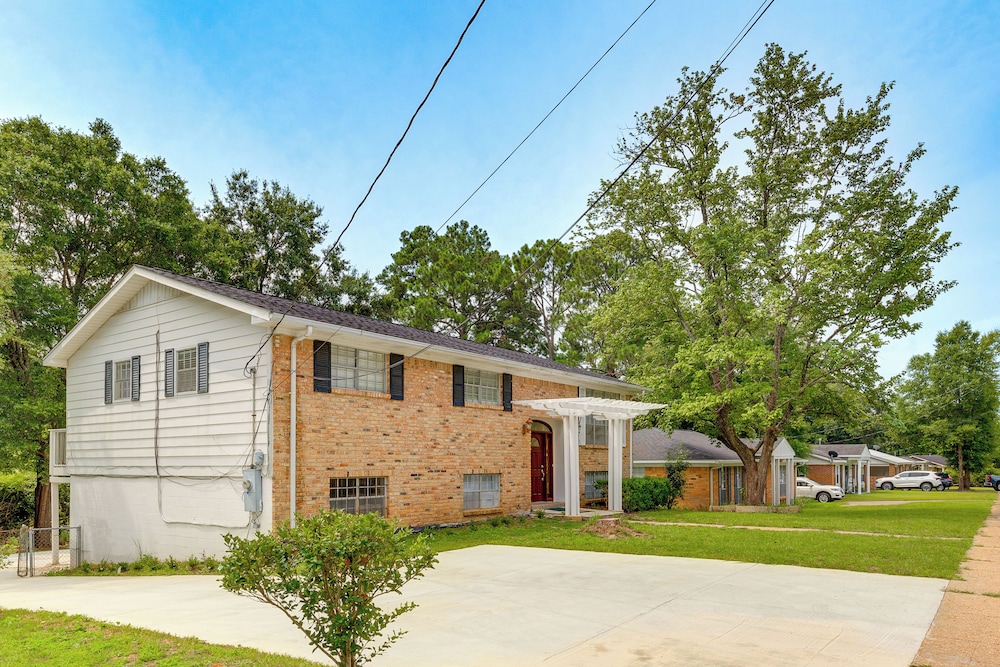Walk To University Of South Alabama: Mobile Apt - Mobile, AL