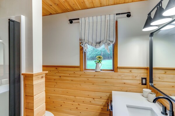 Stylish Catskills Retreat: Year-round Adventure! - Catskill, NY