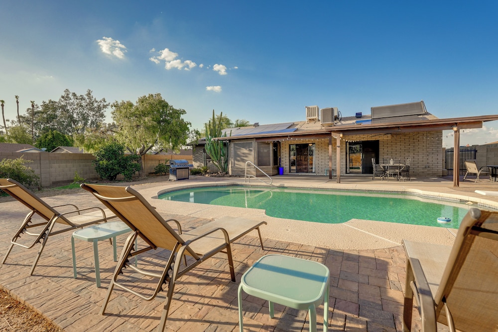 5 Mi To Asu: Tempe Home W/ Heated Pool & Fire Pit - Tempe, AZ