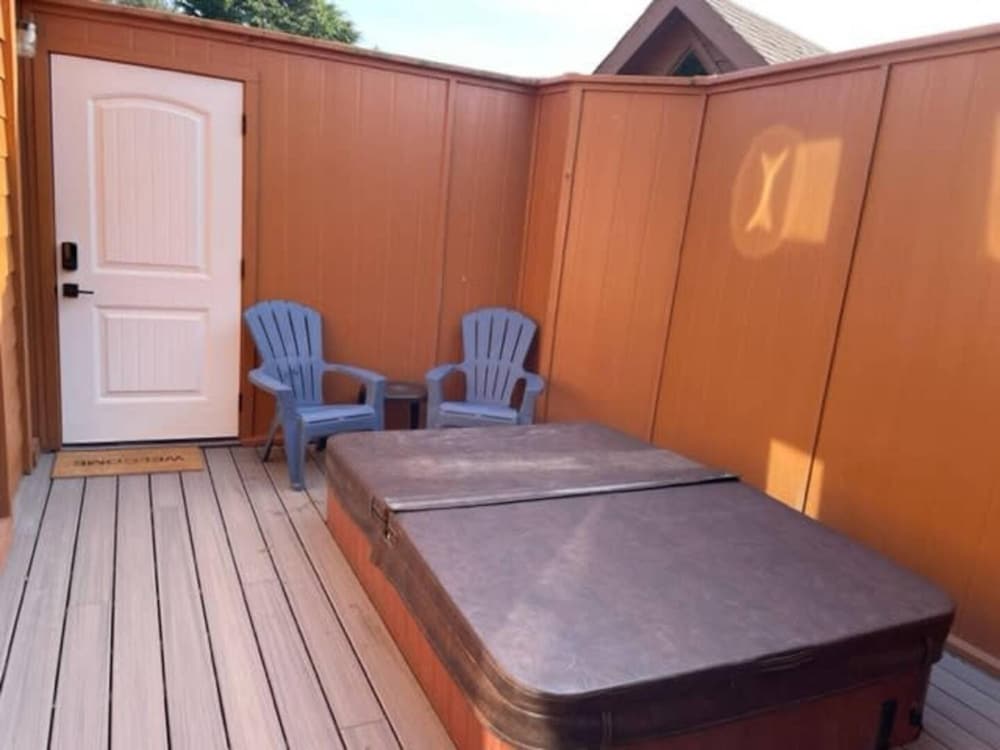 Oceanview Cabin 22 W Jacuzzi Wonderful View - Smith River, CA