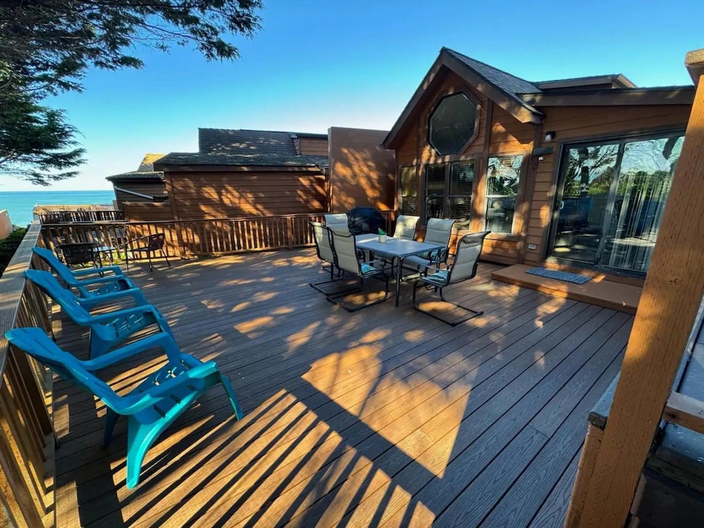 Oceanview Cabin 19 Jacuzzi Large Deck W Seating - Lucky 7 Casino & Hotel
