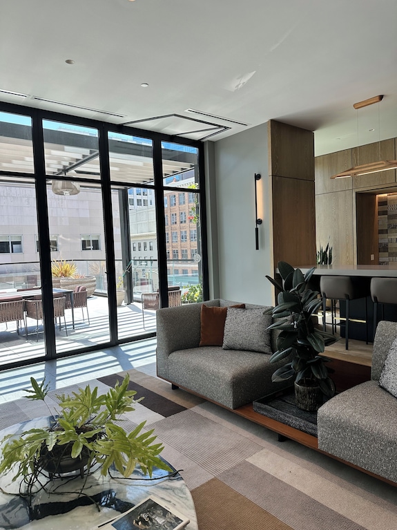 Cozy Lovely Apartment In Oakland With Fitness Facility And Other Amenities - Oakland, CA