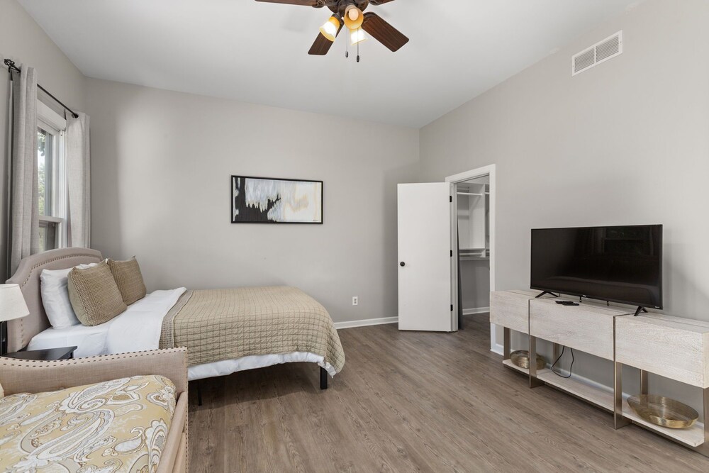 Family-Friendly Oasis Near Everything - St. Louis | Vrbo