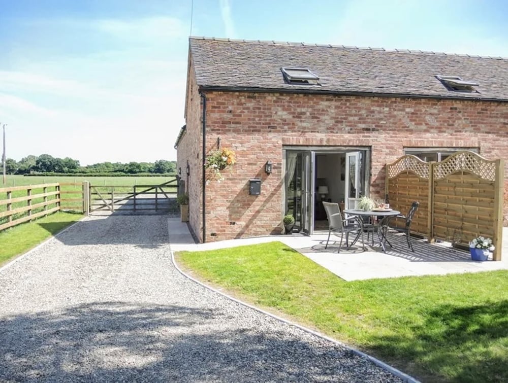 Rural Cottage-full Kitchen-pets Ok-paddock - Staffordshire