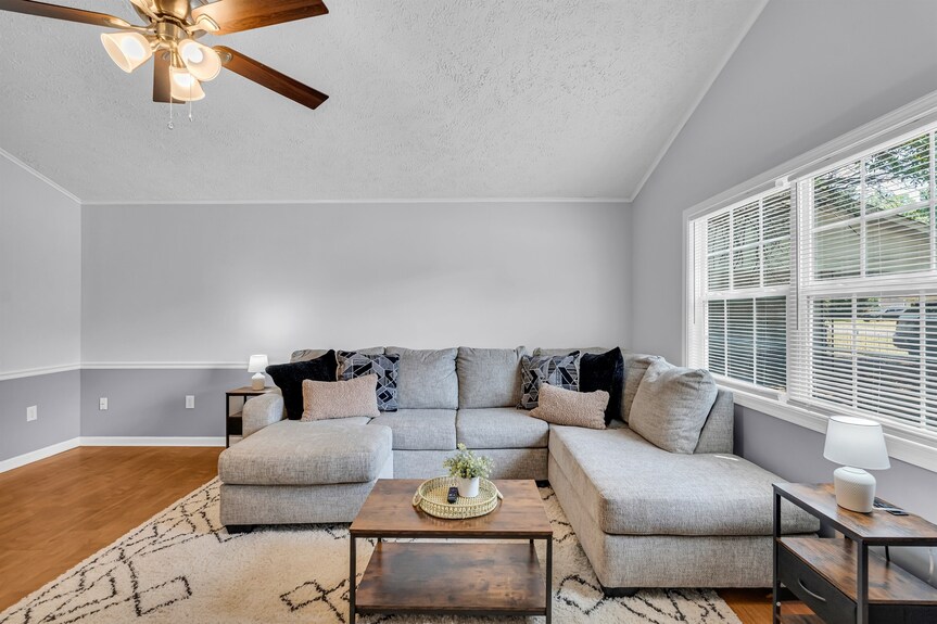 Lounging In Lowndes By Onehometown Getaways - Columbus, MS