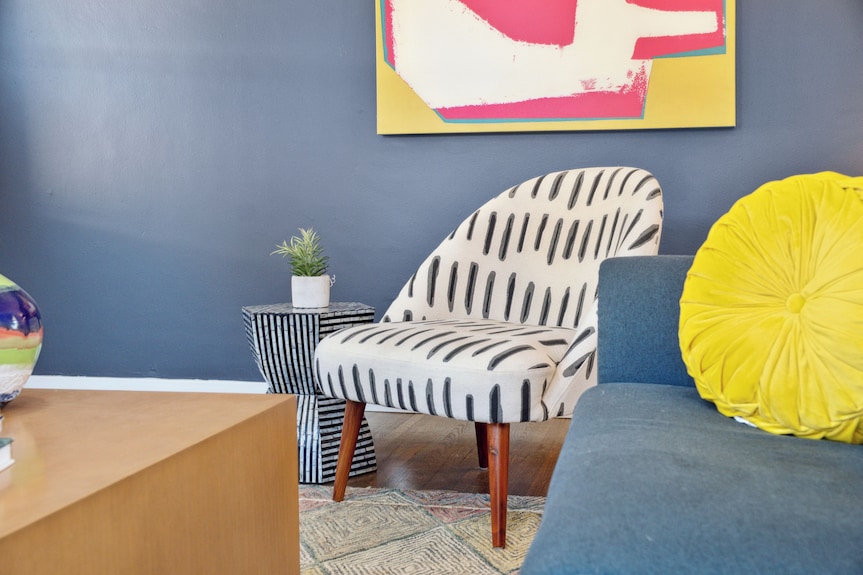 Near Disney! 2 Bed 1 Bath - Back House - Santa Ana, CA