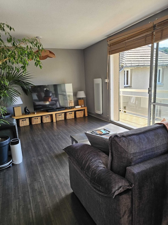 F3 Hyper-centre, Calme, Lumineux, Bord De Rivière, Vue Sur Collines - Aurillac