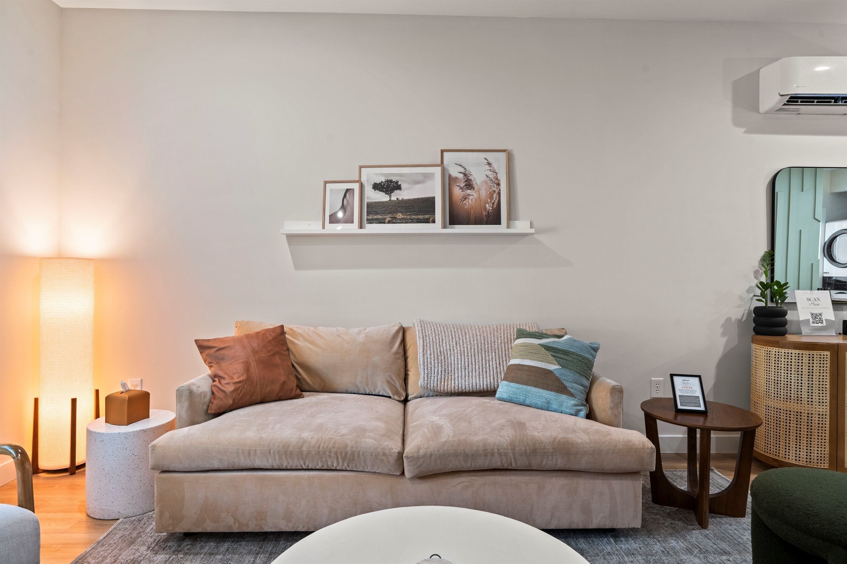 Skyline | Hot Tub | Rooftop Patio | Amazing Views - Parkville, MO