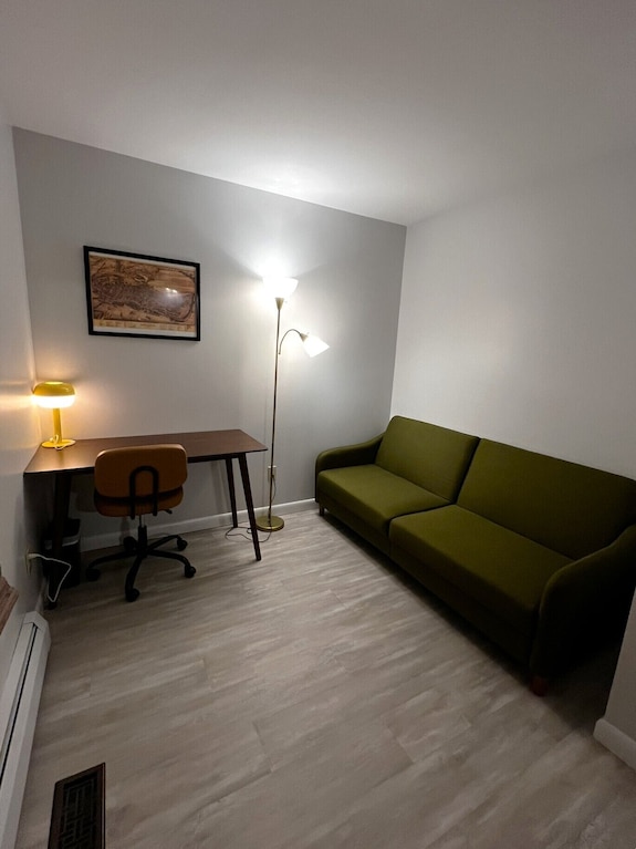 30 Acres With Woodland Trails And Playground - Freeport, ME