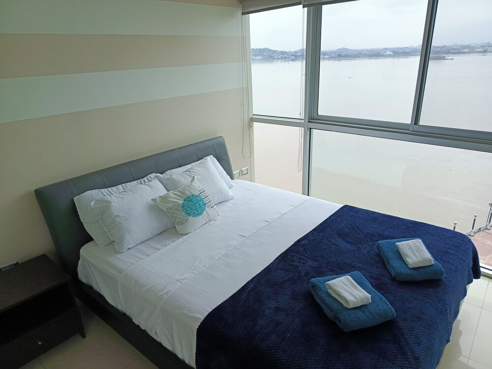 Beautiful Suite with river view in Santa Ana harbor - Guayaquil | Vrbo