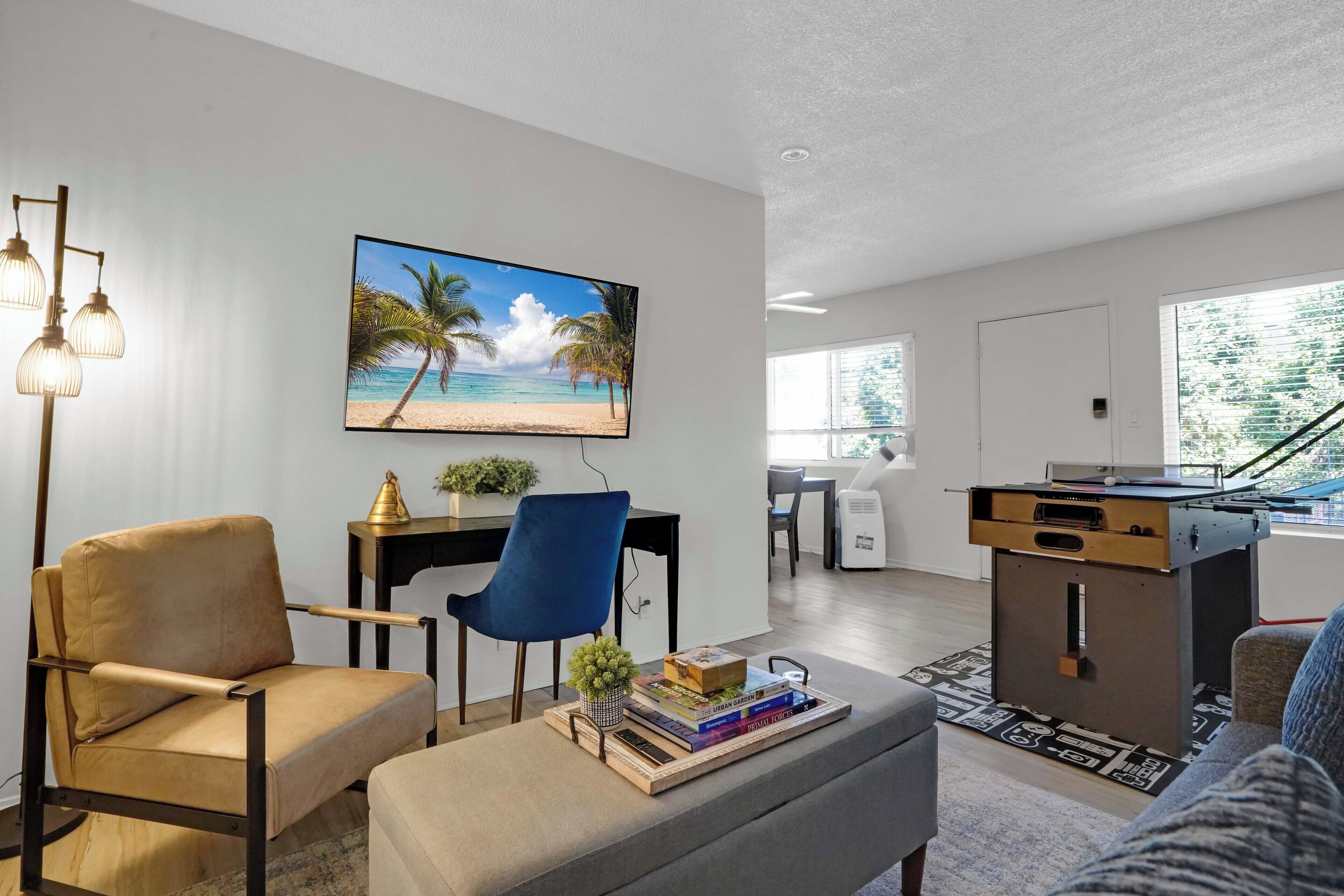 6th Haven, Arcades, King Size Bed, Fun Games, 1 Mile To Beaches, Ac Unit, Fits 6 - Long Beach, CA