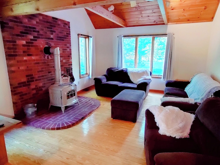 Cozy Chalet Minutes From Okemo Mtn & Vast - Vermont
