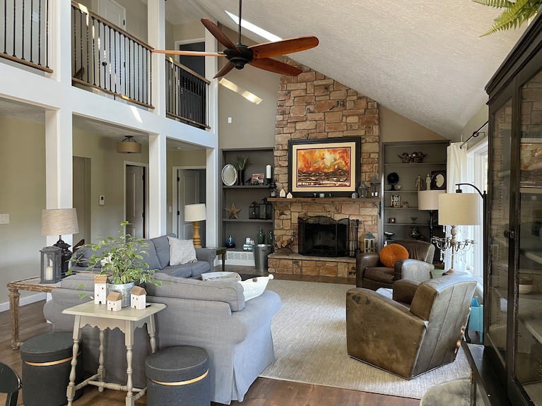 Spacious 4-bedroom House In Lovely Walla Walla With Pool And Fitness Room - Walla Walla, WA