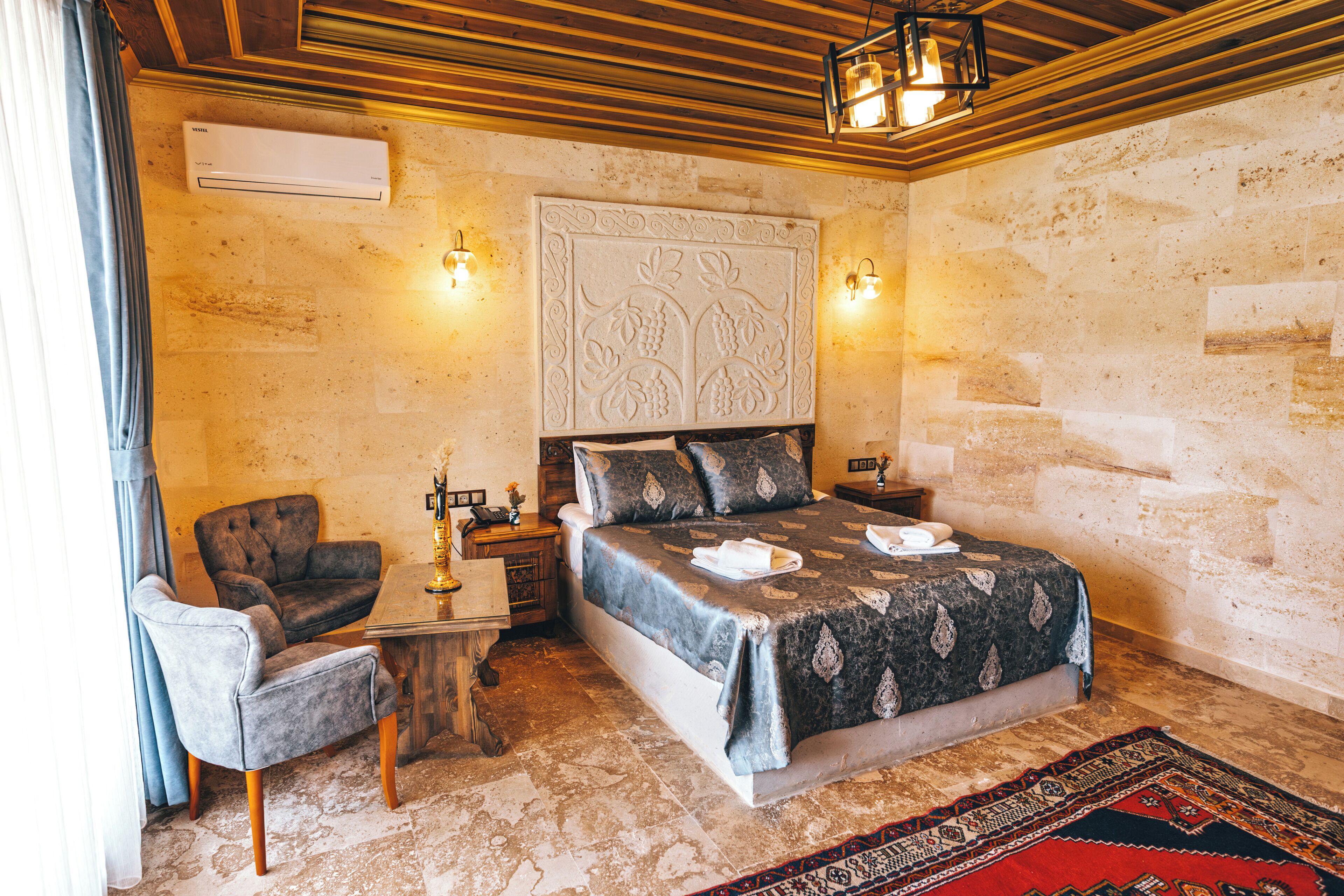 Quarto casal conforto, sacada | Escrivaninha, espaço de trabalho para notebook, Wi-Fi de cortesia