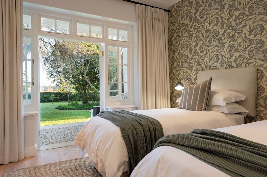 Luxury, Self-catering Manor With 6 Bedrooms, Views Of Mountains & Vineyards - Paarl