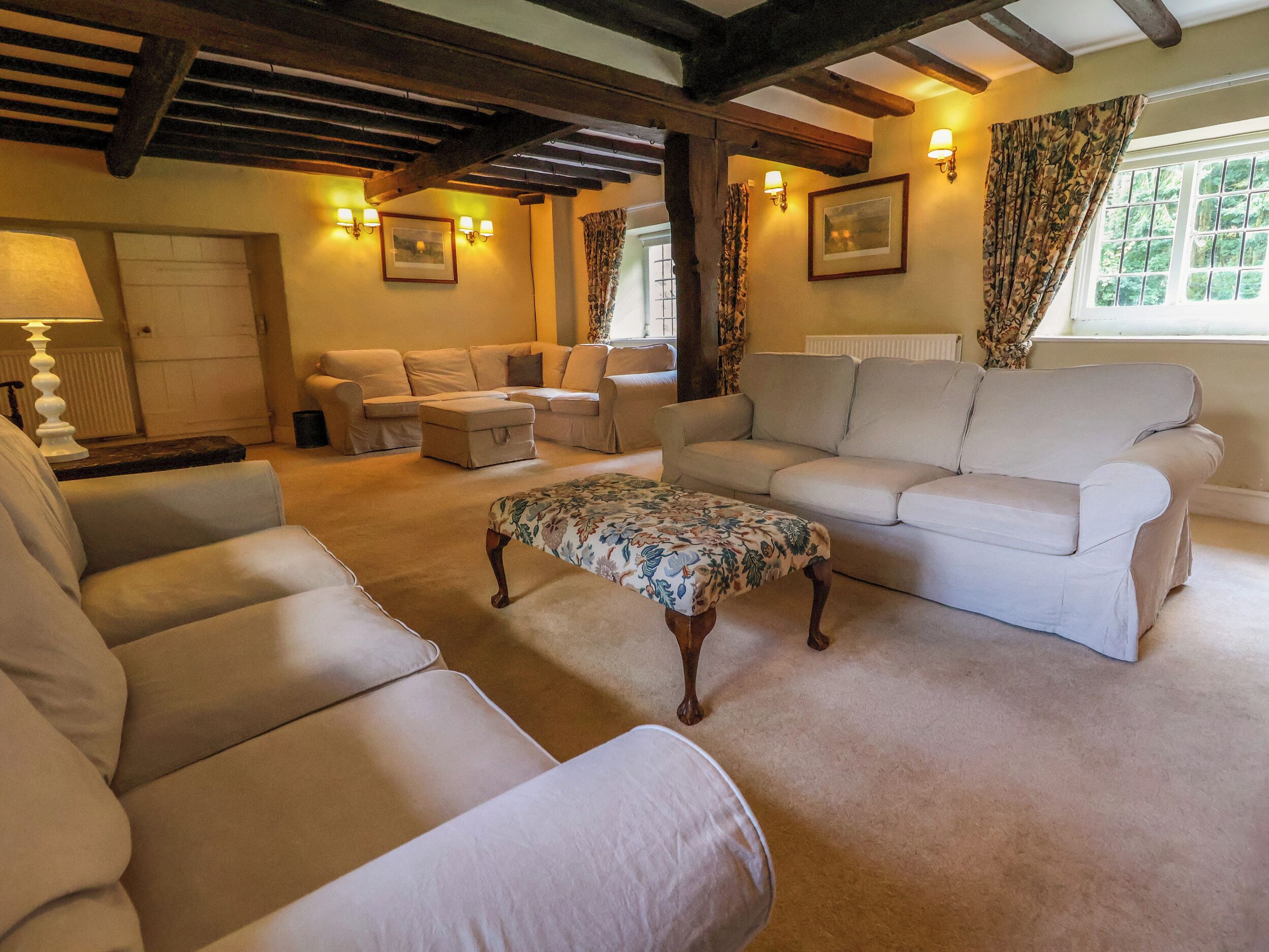 New Hall, Pet Friendly, Luxury Holiday Cottage In Chirk - Shropshire