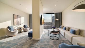 Cofre no quarto, cortinas/cortinados opacos, quartos insonorizados