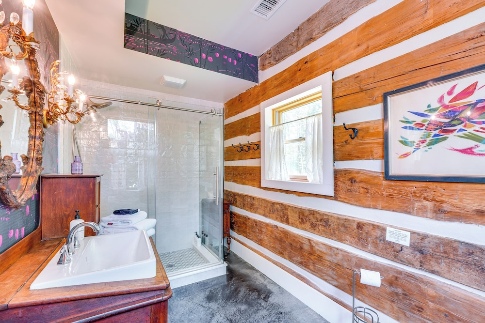 Eclectic Ulster County Cabin ~ 14 Mi To Waterfalls - Ellenville, NY