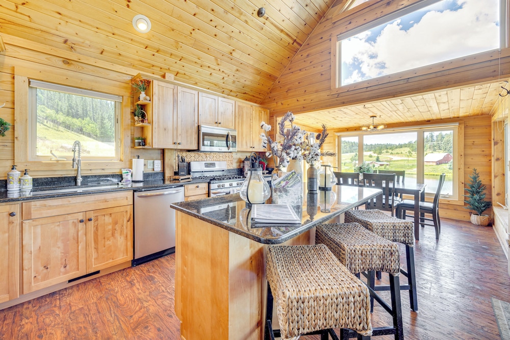 Lakefront Divide Cabin W/ Game Room! - Woodland Park, CO