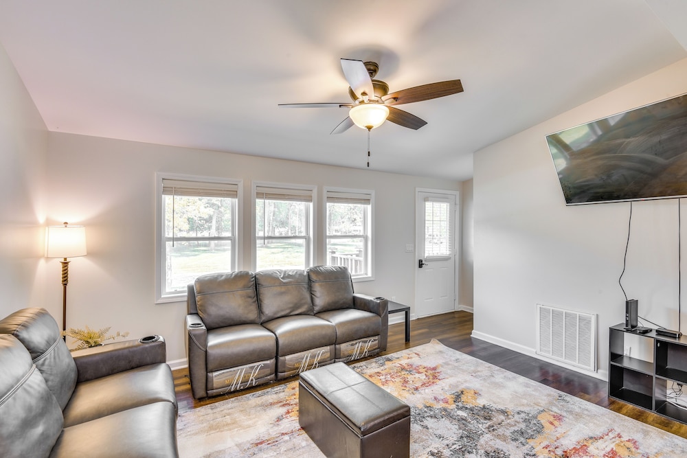 2 Mi To Lake Michigan: Pet-friendly Sawyer Apt - Warren Dunes State Park, Sawyer