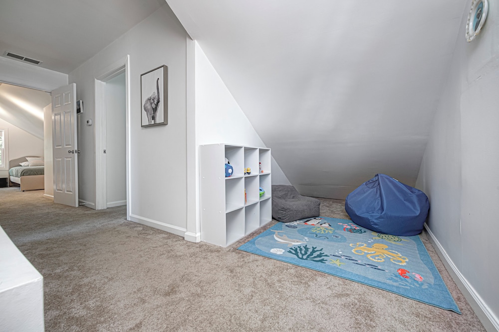 Charming Broad Ripple Home On The Water, Walk To Everything! - 인디애나폴리스