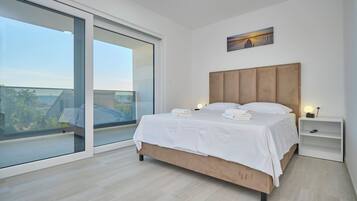 5 quartos, cortinas/cortinados opacos, quartos insonorizados