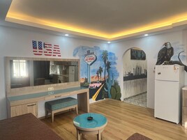 Suíte luxo, sacada, vista para a cidade | Wi-Fi de cortesia