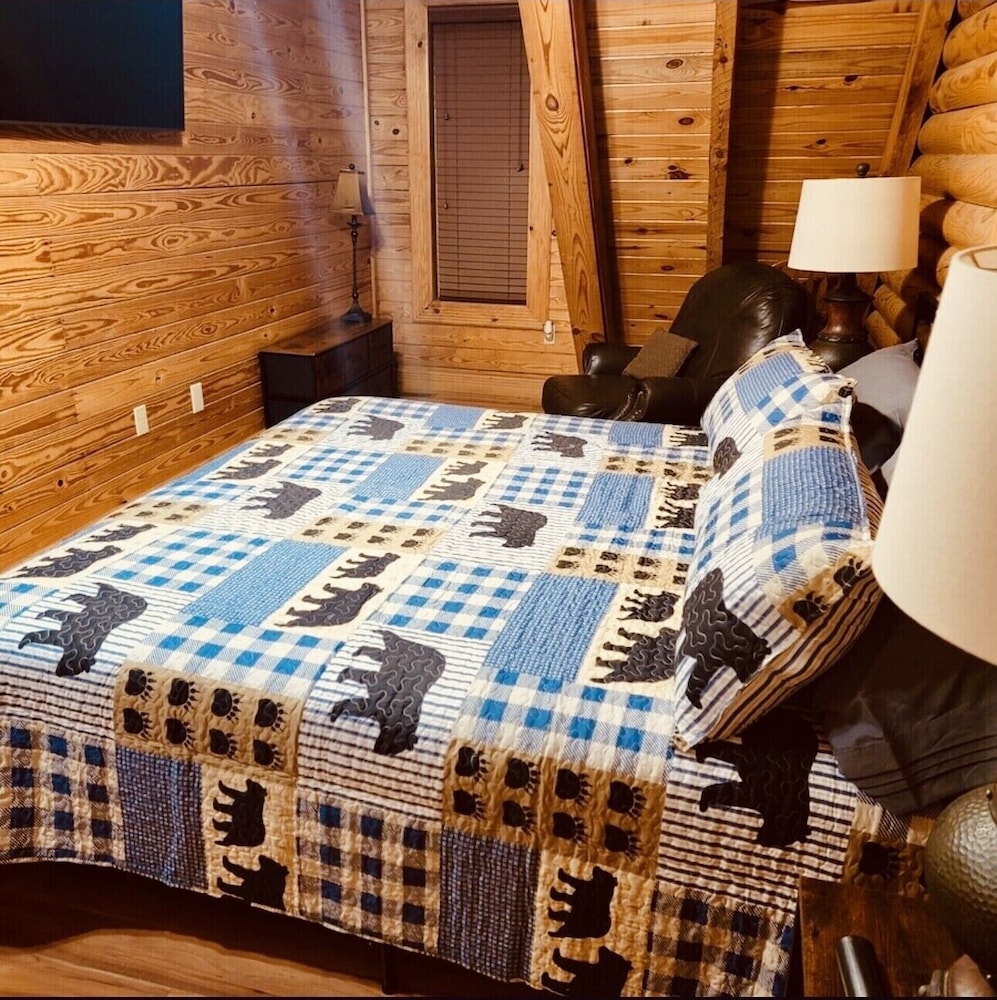 Rustic Cabin In The Heart Of Pigeon Forge, Near Dollywood And The Mountains! - Townsend, TN