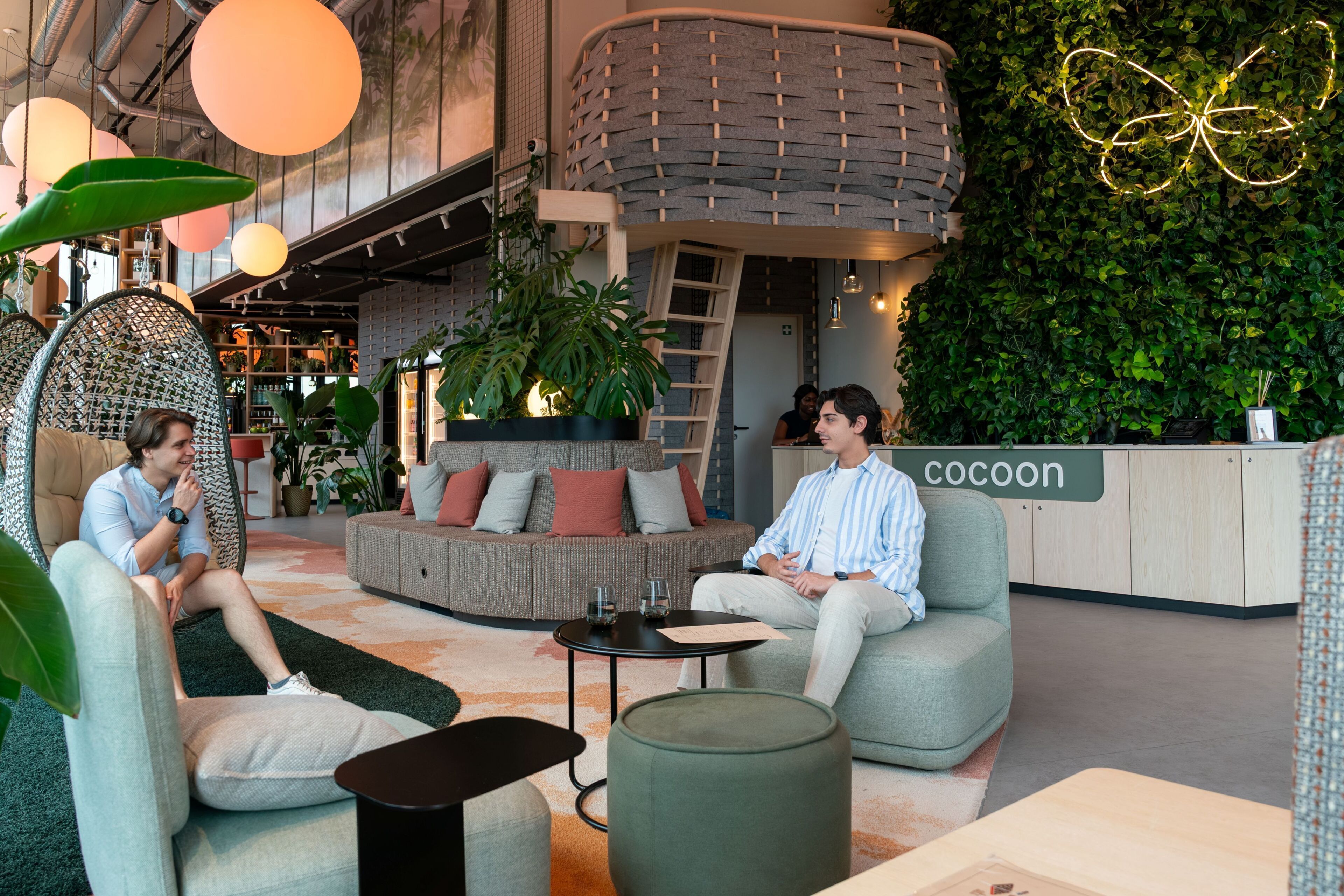 Área de estar no saguão