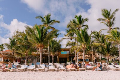 Incredibly Beautiful Condo Just Steps to the Beach