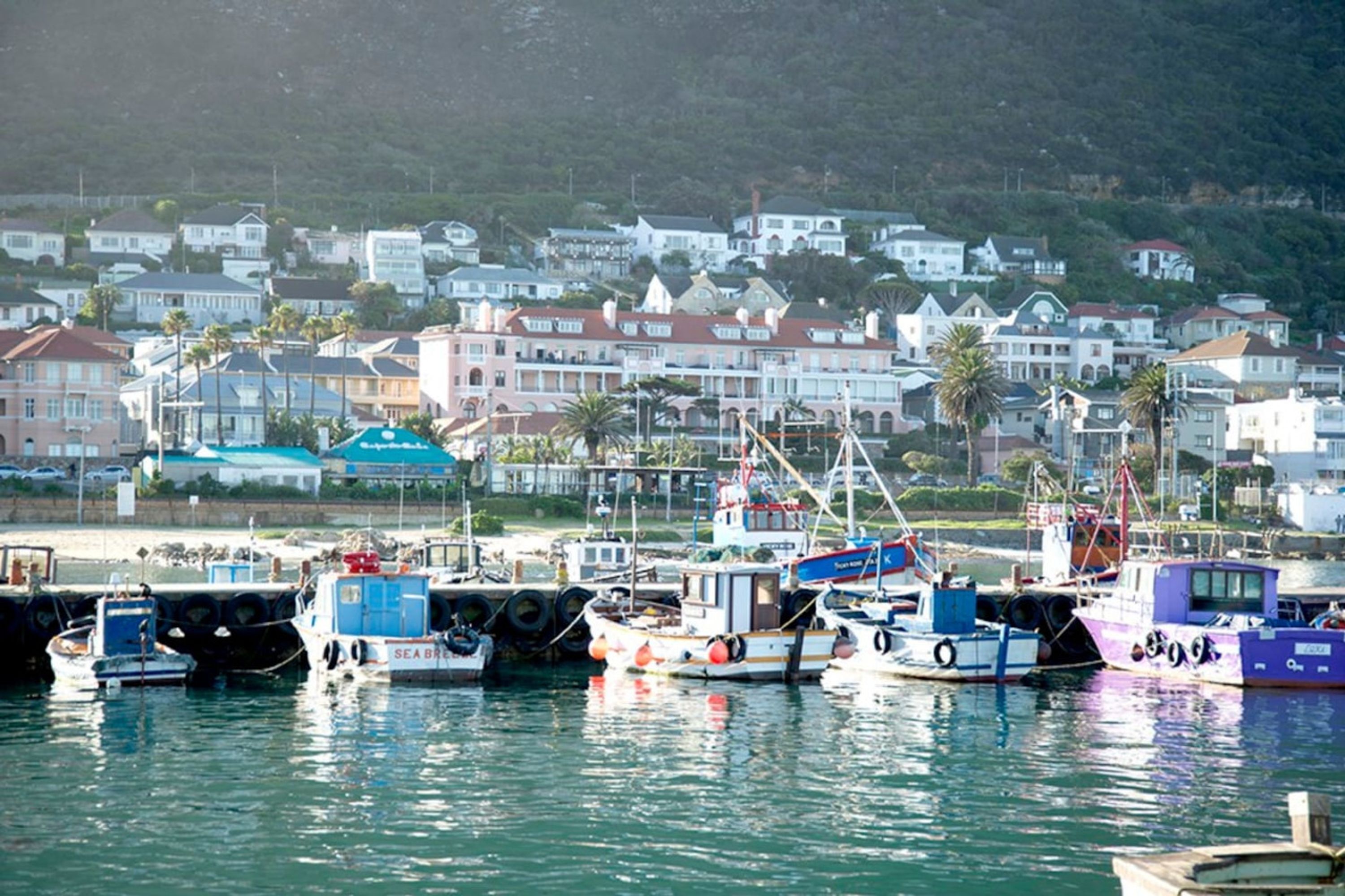 Casa | 2 quartos, secretária 