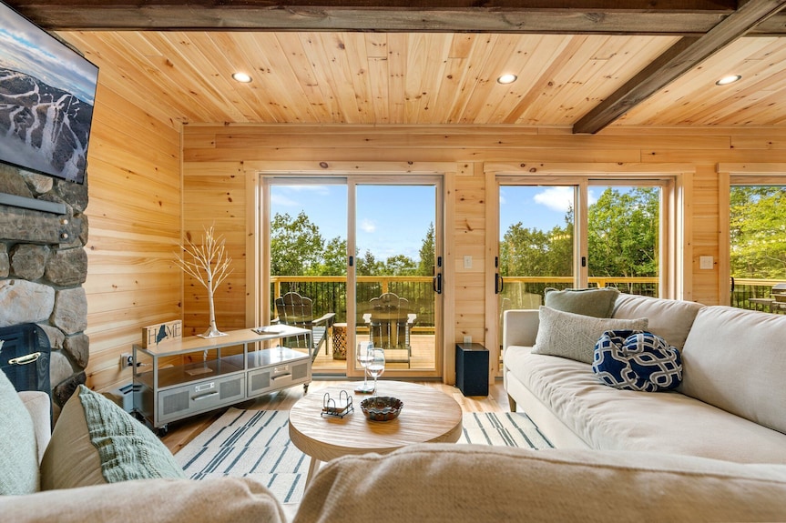 Secluded Cabin With Hot Tub, Views, & Ev Charger - Maine