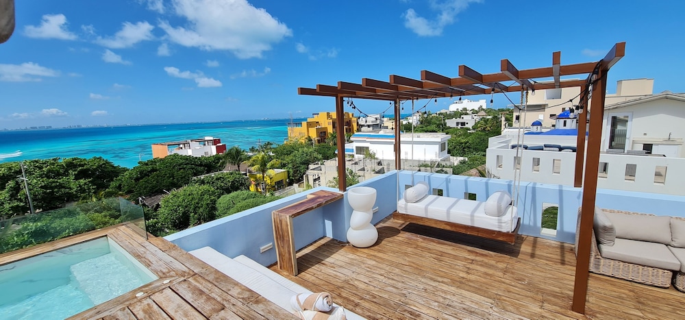 Casa Reyes Stunning Rooftop Oceanview - Isla Mujeres
