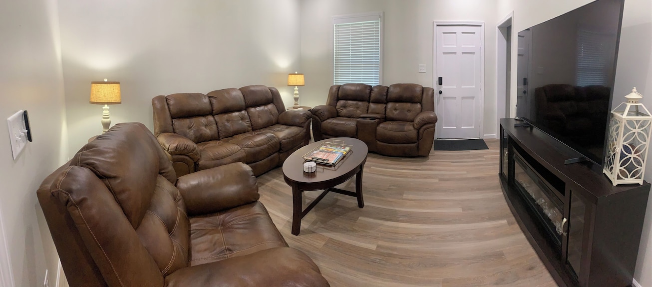 Newly Remodeled 3-br In Heart Of Marion - Marion, IL