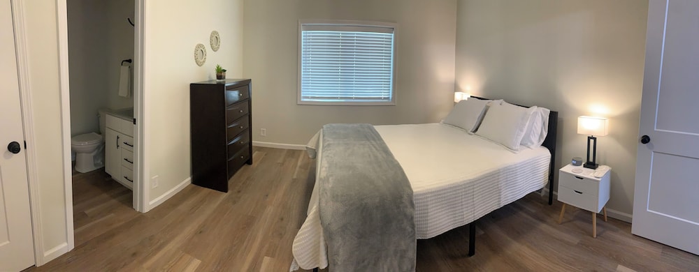 Newly Remodeled 3-br In Heart Of Marion - Marion, IL