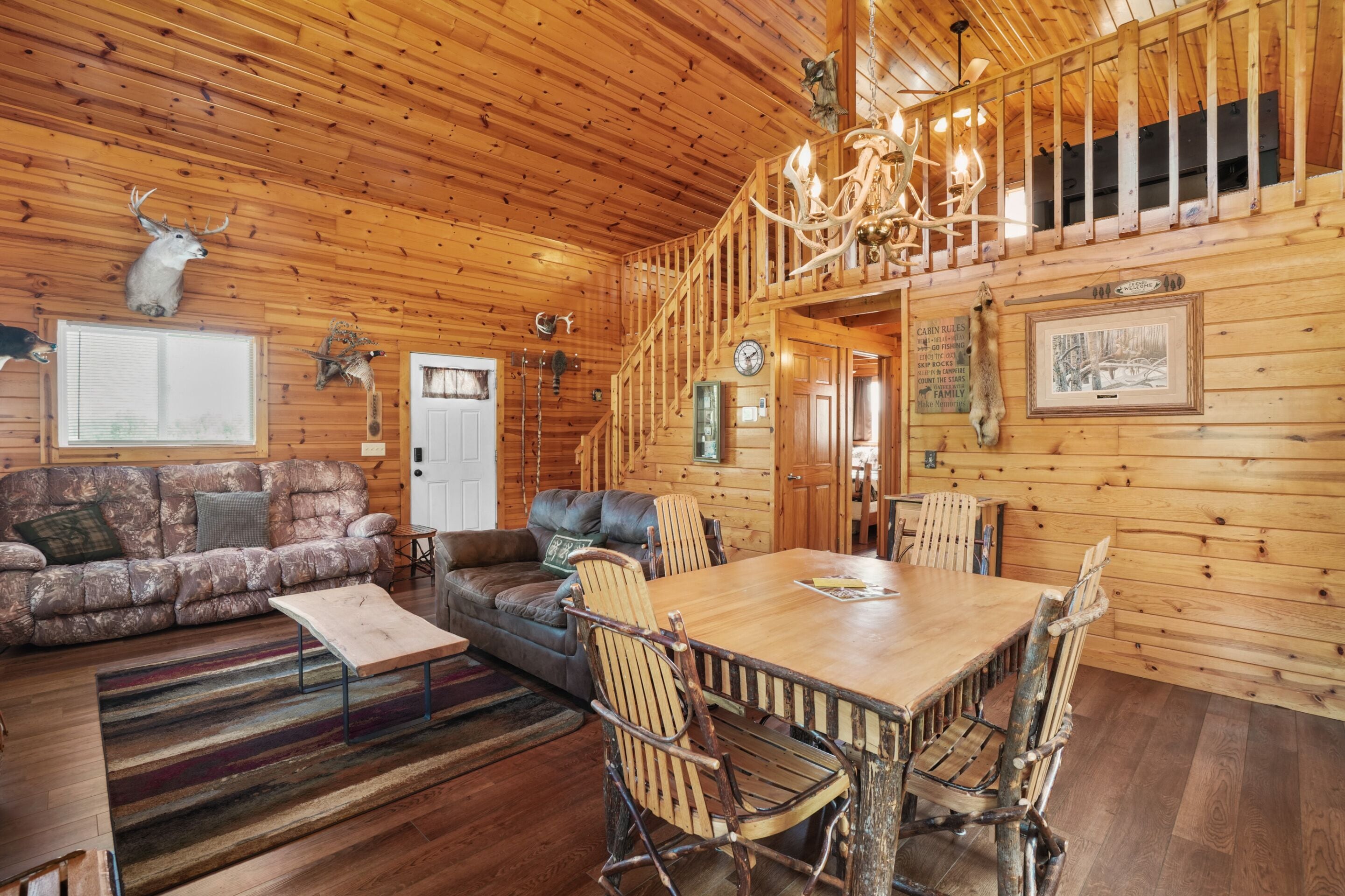 Golden Ridge In Hocking Hills On 62 Acres, Hot Tub - Hocking County, OH