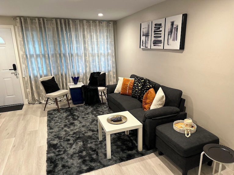 Newly Renovated Luxury 2-bd 2-ba House, Ac, Wifi. Mins To Nyc, Ewr, Newark Distr - Livingston, NJ