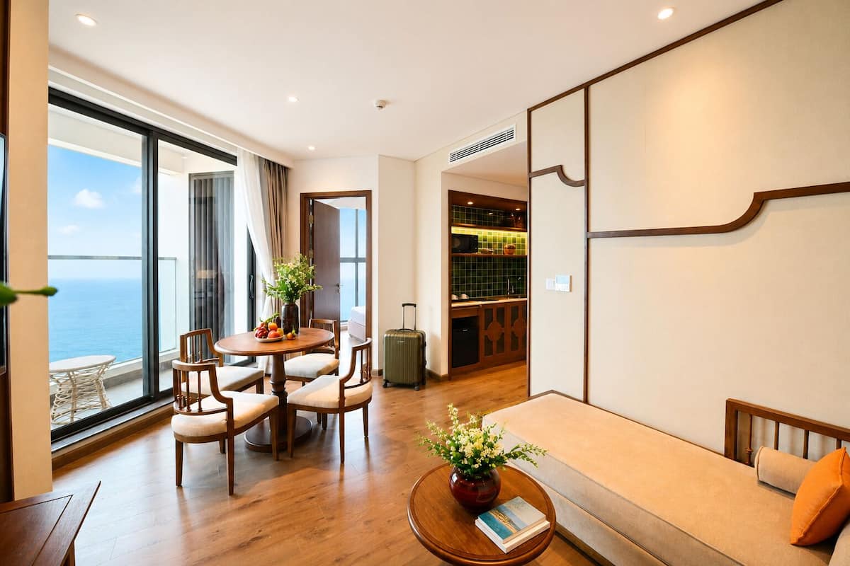 Apartamento Familiar, 2 quartos (Luxury) | Roupa hipoalergénica, camas de colchão Select Comfort, minibar