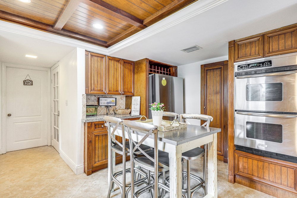 Sun-soaked Pompano Beach Home W/ Private Pool! - Sunrise, FL