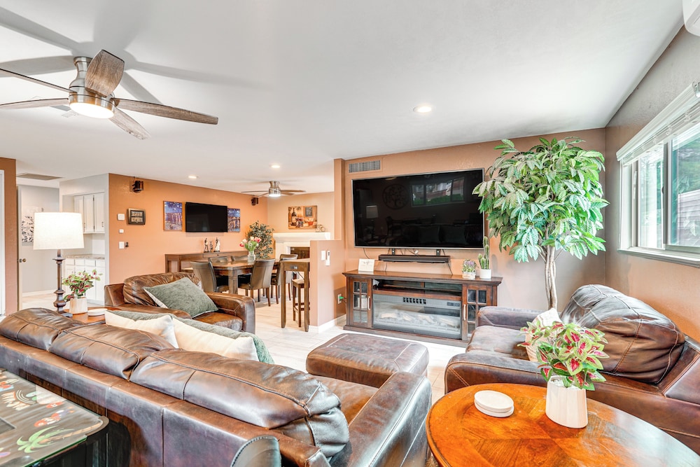 Roomy Tucson Home W/ Hot Tub & Pickleball Court! - Tucson, AZ