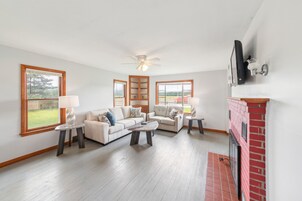 Casa, 4 quartos | Área de estar | Smart TV