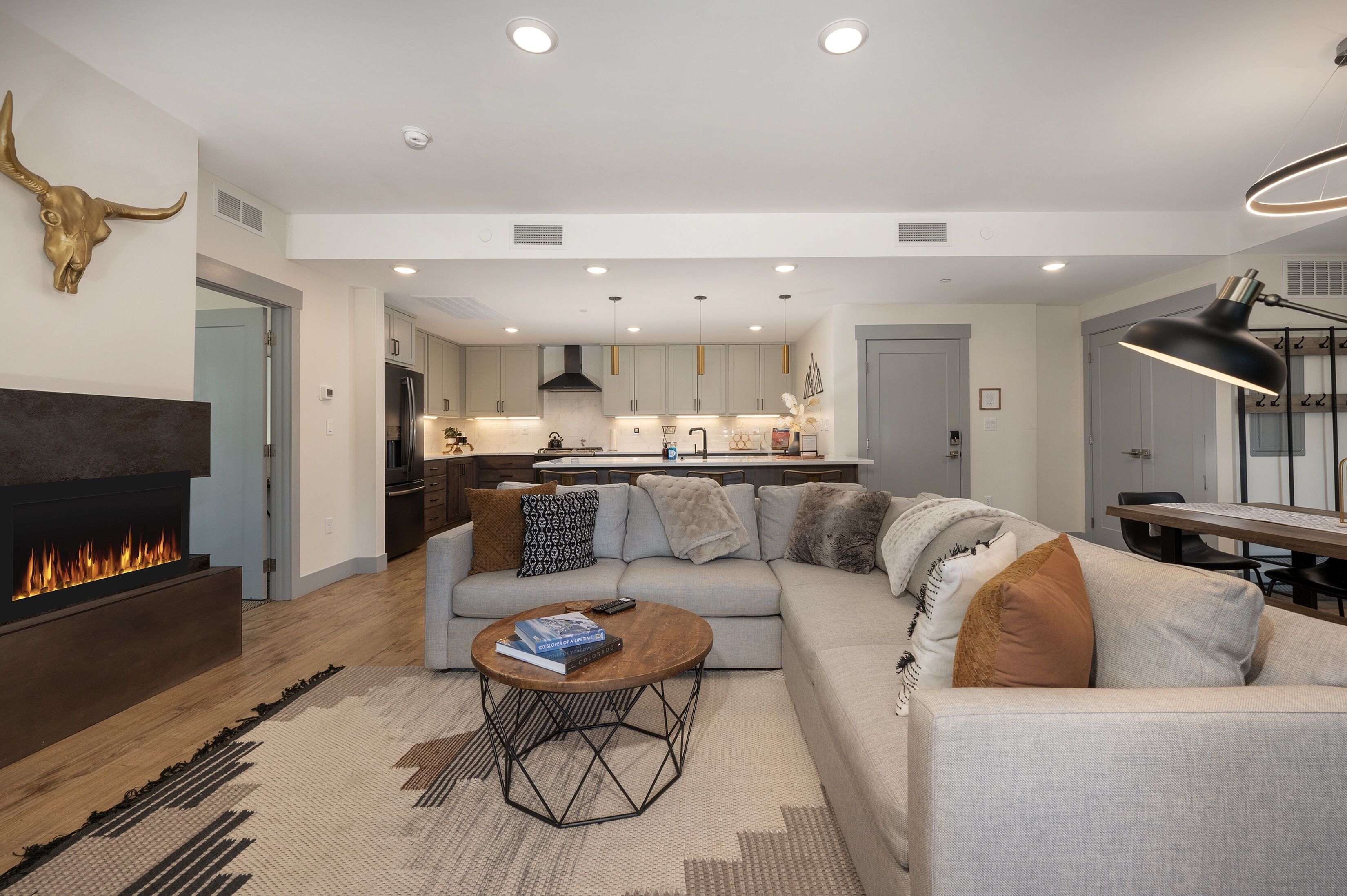 Apartamento, 3 quartos | Interior
