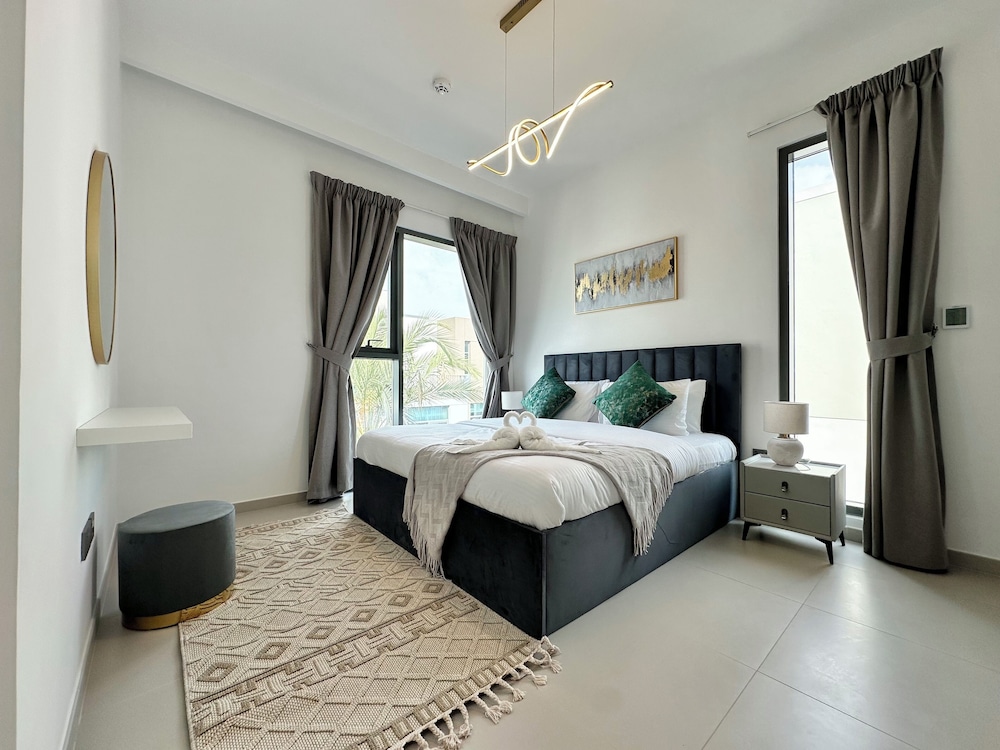 Spacious 5-bedroom Villa In Fabulous Dubai With Fitness Room, Wifi - Dubai