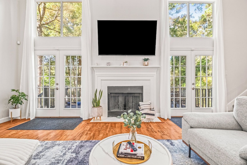 Discover Daphne's Mystery Cottage: Golf Course, Yacht Club, Pool Retreat! - Daphne, AL