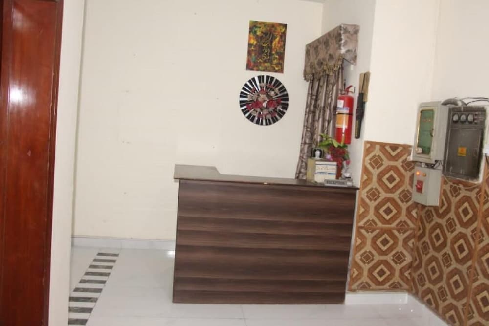 Decent Palace Hotel - Lahore
