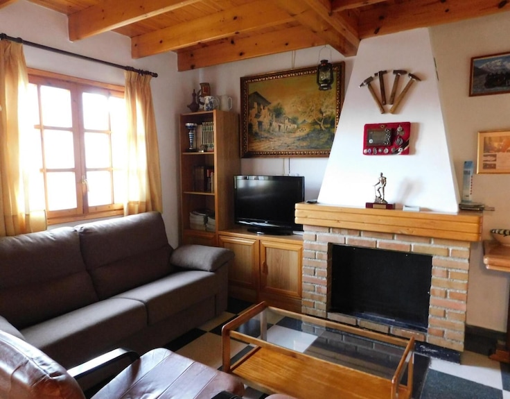 Casa De Vacaciones 'La Casa De Luis' Con Vistas A La Montaña, Terraza Privada Y Wi-fi - Jaca