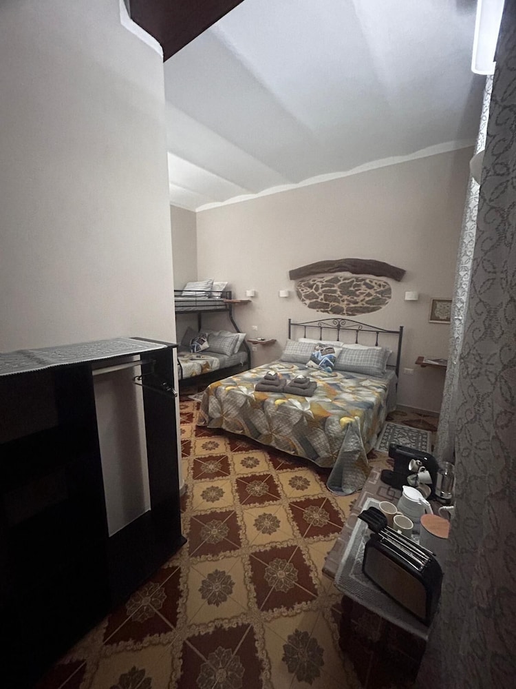 Studio Apartment 'Pistiddu' With Shared Garden, Wi-fi And Air Conditioning - Dorgali