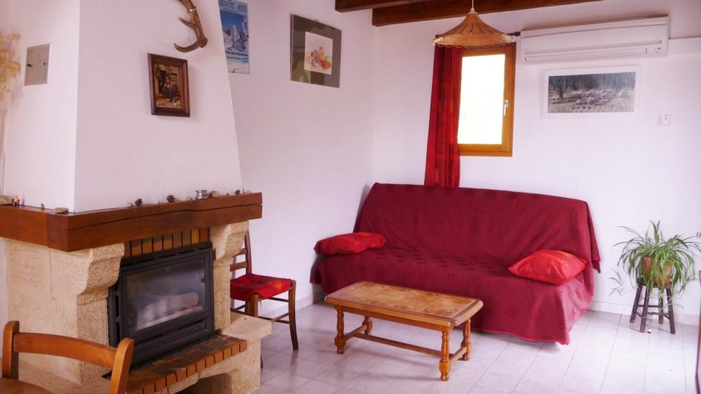 Petite Maison 'Gite Saint Guiral' Avec Vue Sur Les Montagnes, Terrasse Privée Et Jardin Privé - Meyrueis