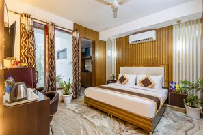 Secretária, cortinas/cortinados opacos, quartos insonorizados 