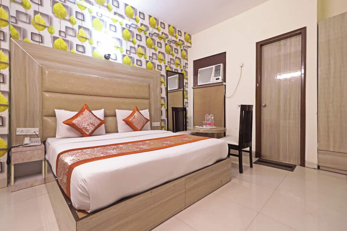 Quarto casal luxo, sacada | Frigobar, escrivaninha, Wi-Fi de cortesia, roupa de cama
